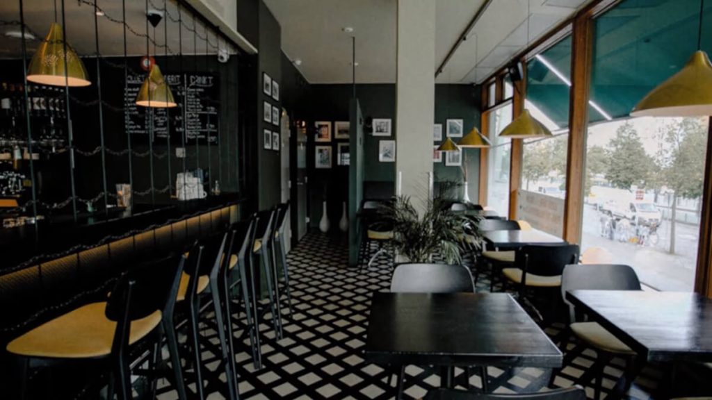 Happy Hour Seltzer 2025 - Laid Back Customer Experience